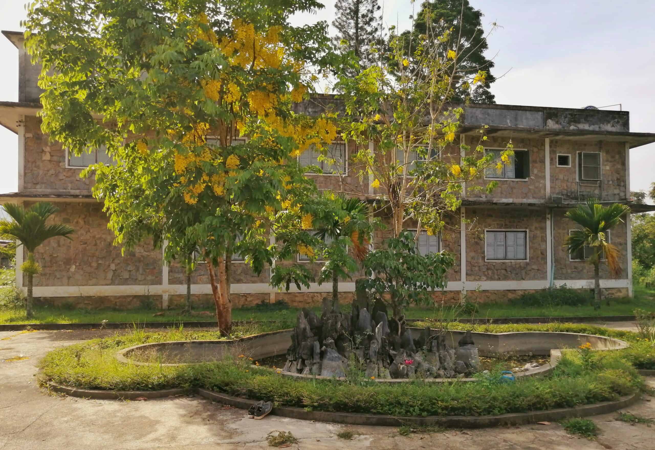 The Most Secret Place On Earth-Long Tieng LS20A %page