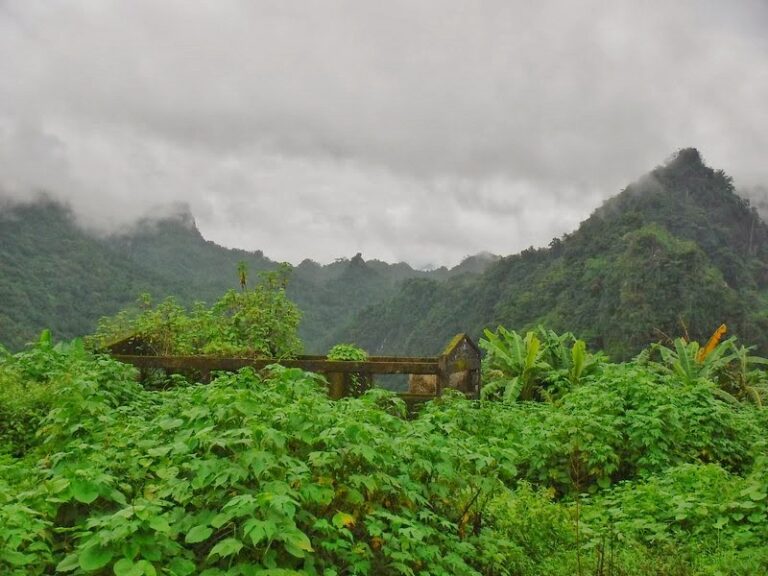 The Most Secret Place On Earth-Long Tieng LS20A %page