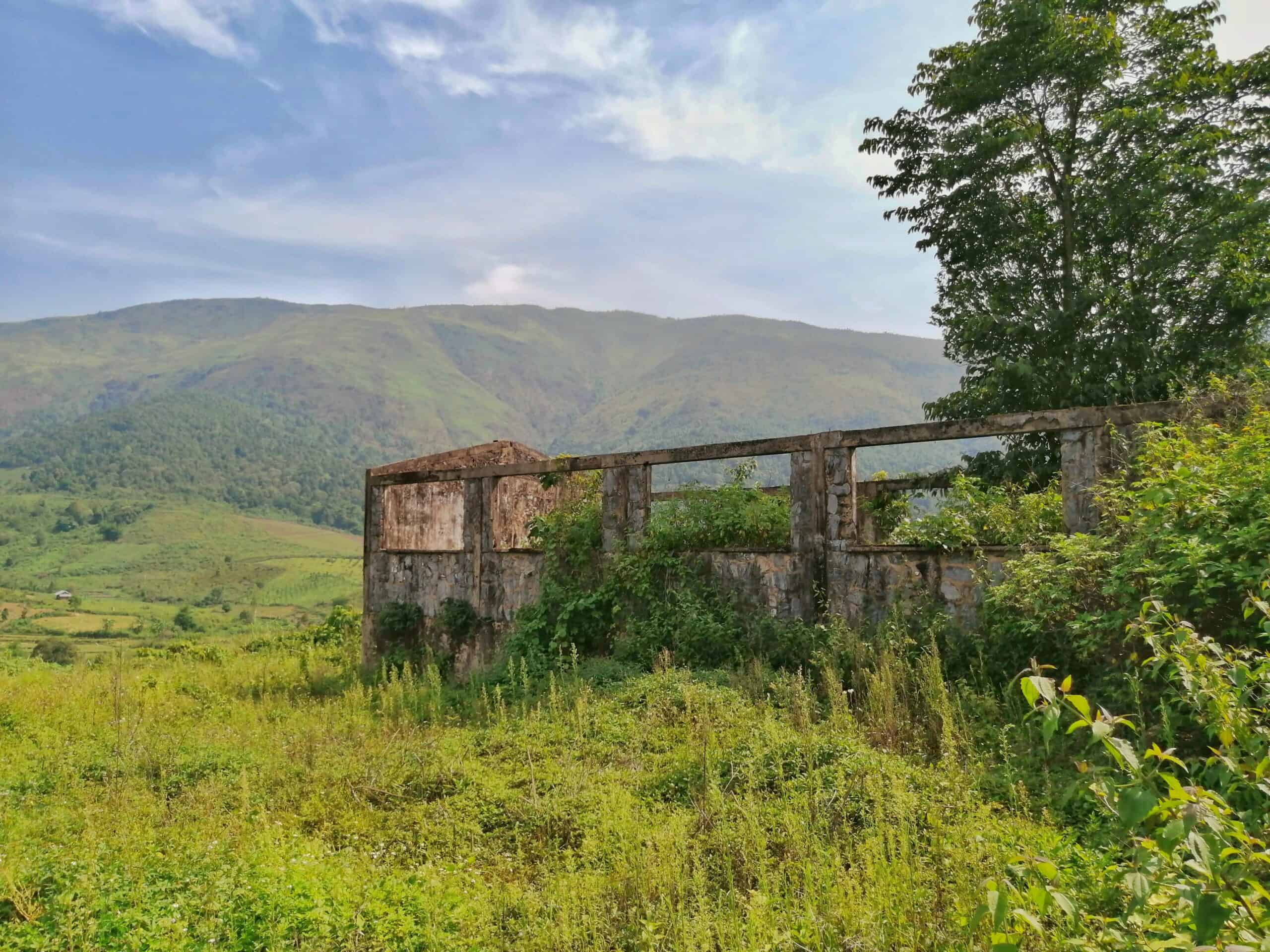 The Most Secret Place On Earth-Long Tieng LS20A %page